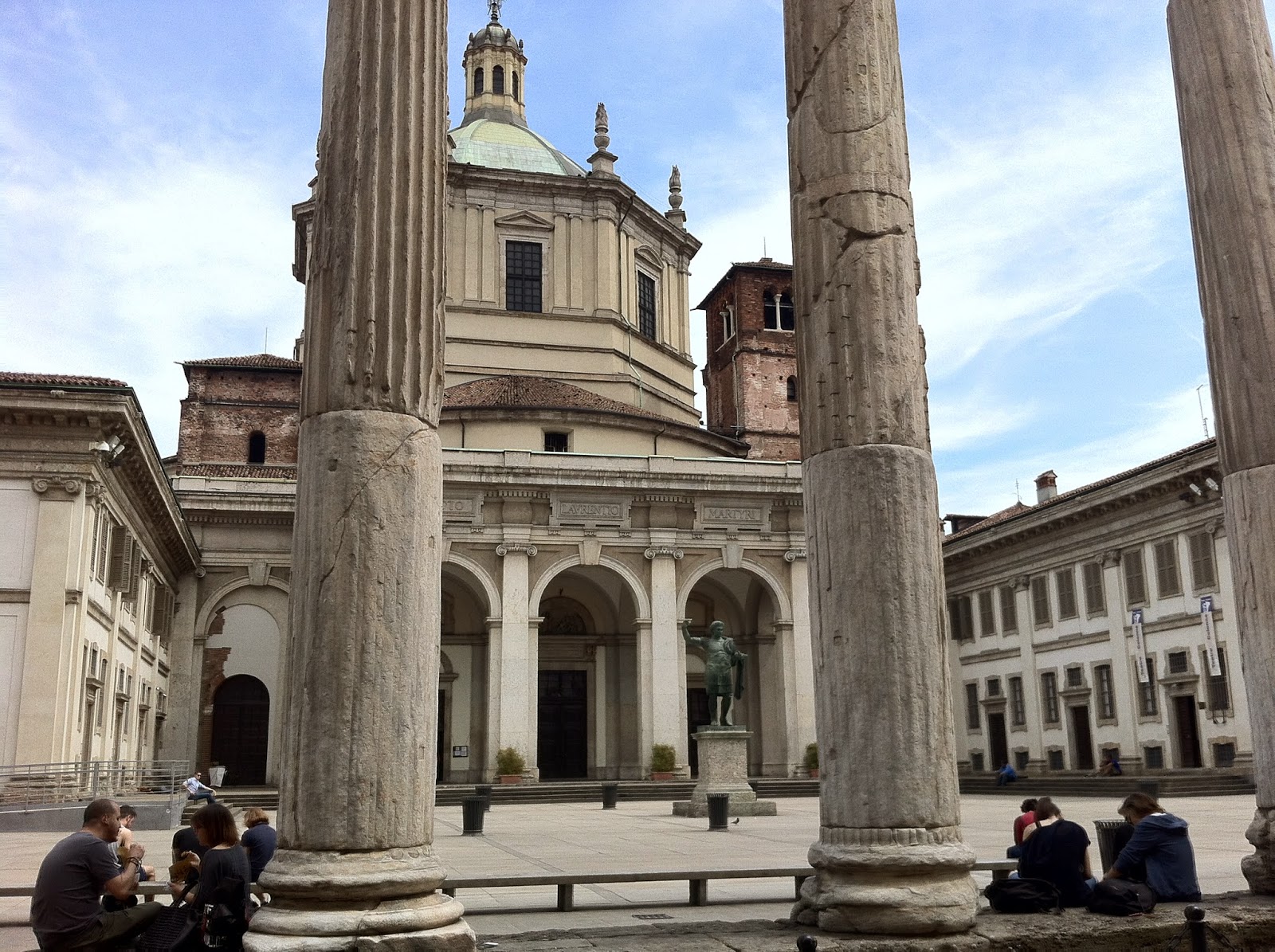 MILANO: BASILICA DI SAN LORENZO E LE COLONNE